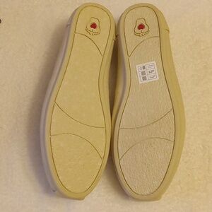 Skechers | Shoes | Bobs Skechers Womens Size 8 Slippers Natural Beige ...